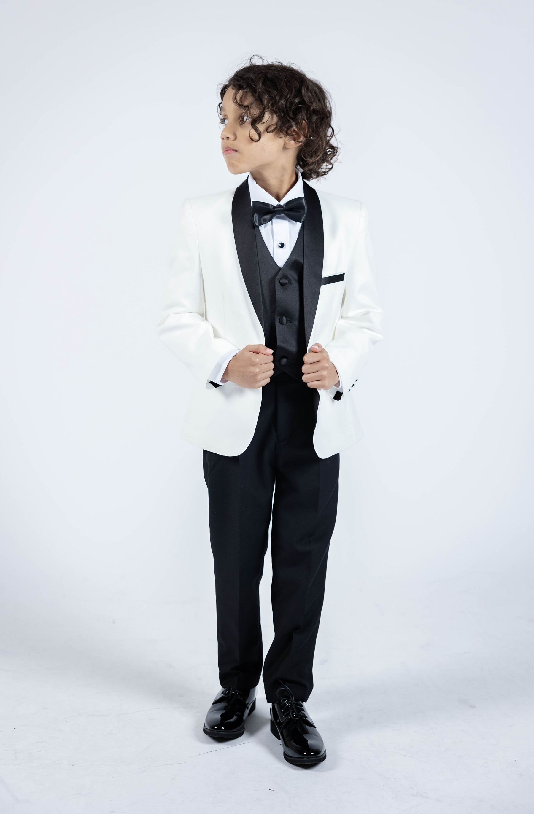 How to wear Lapel Pins - Suit Lab